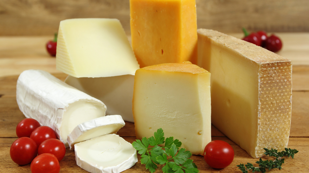 Aprenda sobre as diferenças nutricionais dos queijos