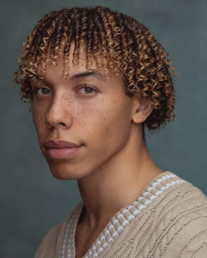 HEADSHOTS | Michael Carlo