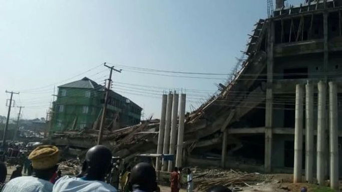 Shopping mall in Abeokuta under construction collapse....