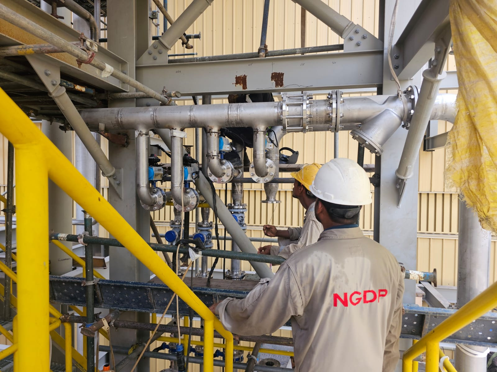 Prefabrication, painting and erection of piping for Oman sugar refinery ...