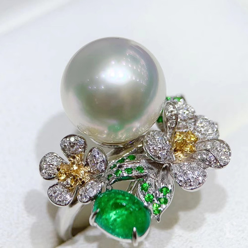 1.00ct Emerald, AAAA 12-13 mm South Sea Pearl Royal Ring, 18k Gold w ...