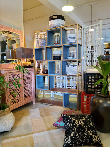 Solo Box Display Shelf | OriginAsia