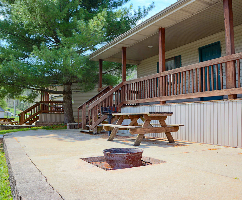 Deluxe Cabins | Long's Retreat