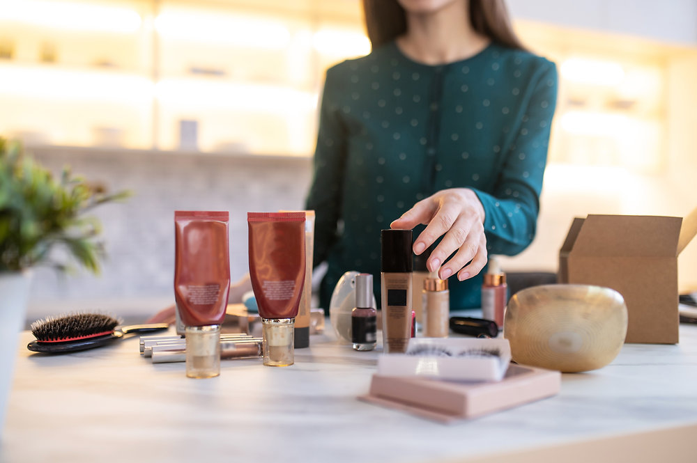 How Cosmetic Packaging Design Affects Customer Buying Decisions