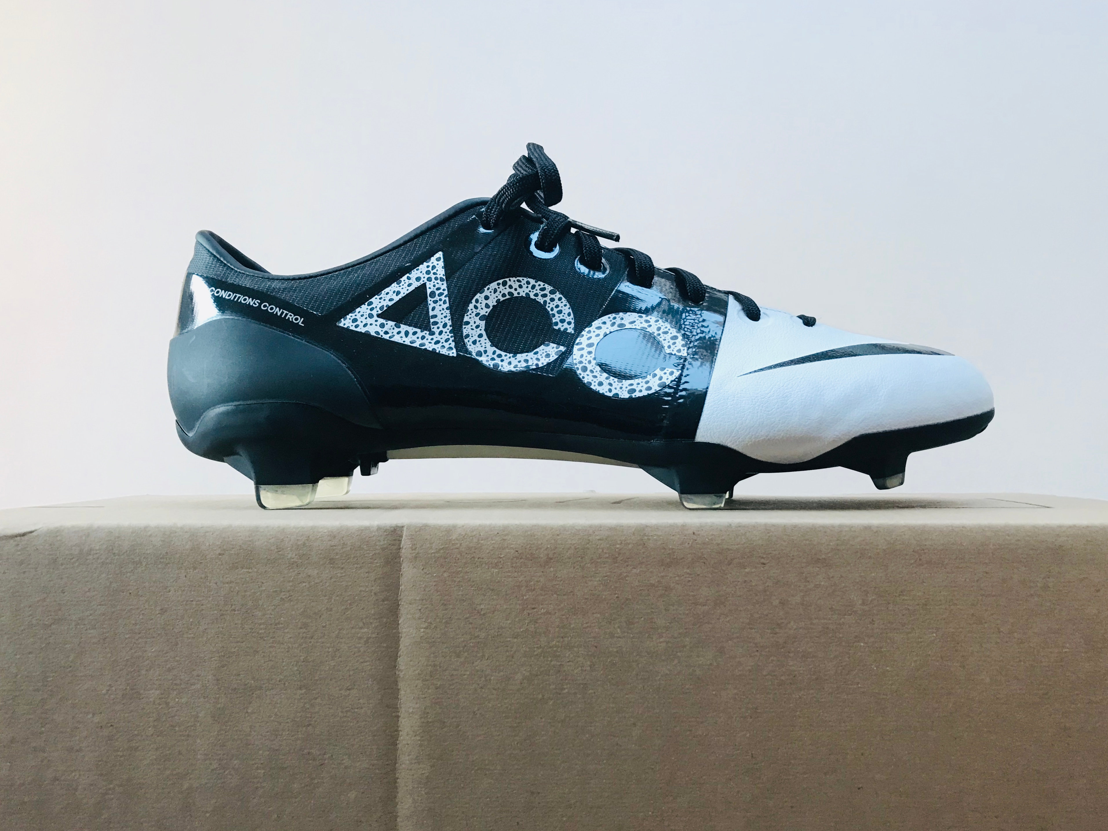 Nike Green Speed Concept II GS Boots Size UK 9 | bootsfinder