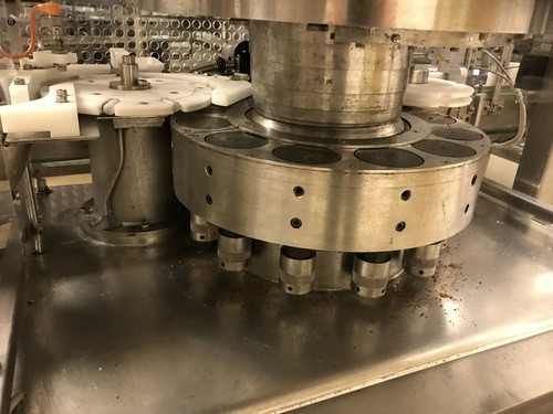 DUAL SYRINGE LOADING & CAPPING SYSTEM | Pharmach.be