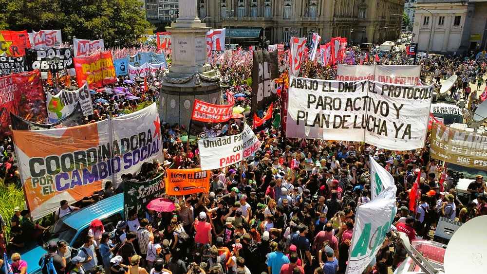 Unions Lead Protests Against Milei's Anti-Worker Decree in Argentina