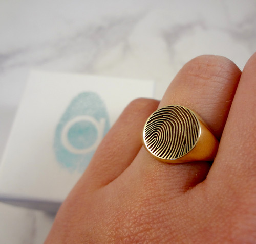 9ct Gold Fingerprint Sovereign Ring | Angelcasts Ltd