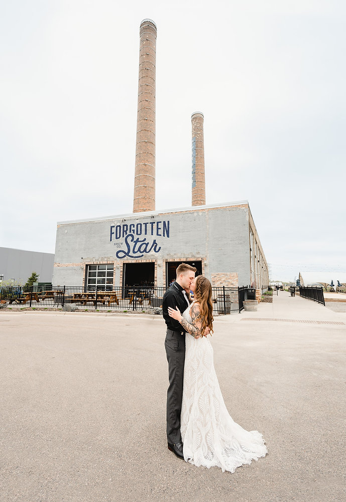 Amanda & Collin's spunky brunch wedding at Northern Stacks // with ...