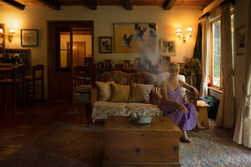 Ghost Reaching Out | OPENPHOTO-STUDIO