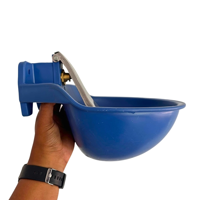 Plastic Unbreakable Automatic Cow Drinking Water Bowl Dispenser with U ...