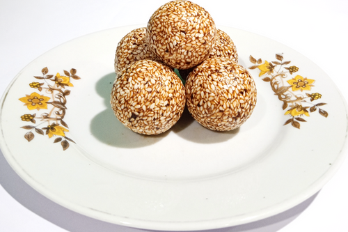 Organic Home-Made SESAME LADDU with Kalmi Dates