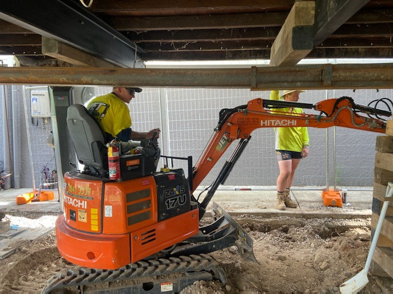 Reliable Services | JET Excavators and Trucks