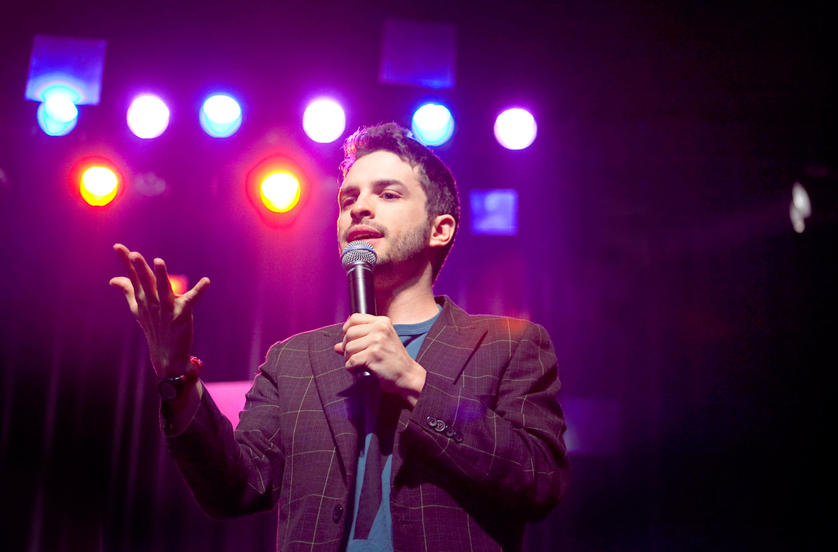 Contrate Bruno Motta - Humorista Stand Up