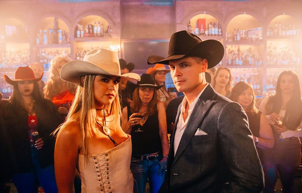 Lane Smith & Ashley Walls Deliver a Modern Country Knockout with ...