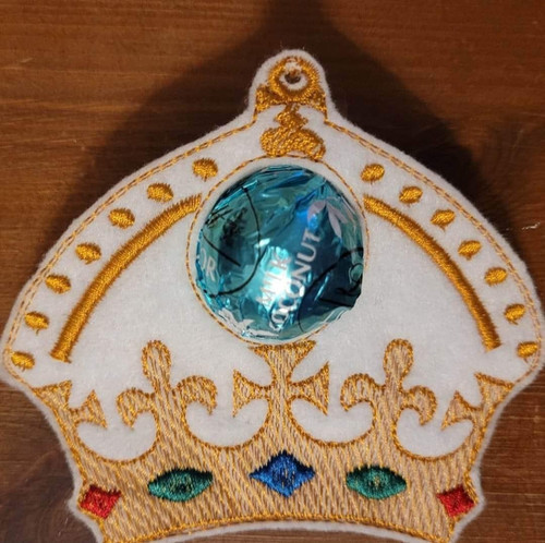 Crown.4x4 | sew-heavenly-designs