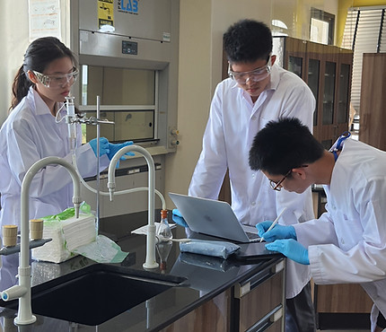 COLLABORATIVE PROJECT | IB Bio Genius