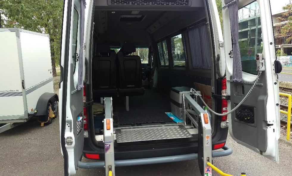 Mercedes Sprinter cu lift