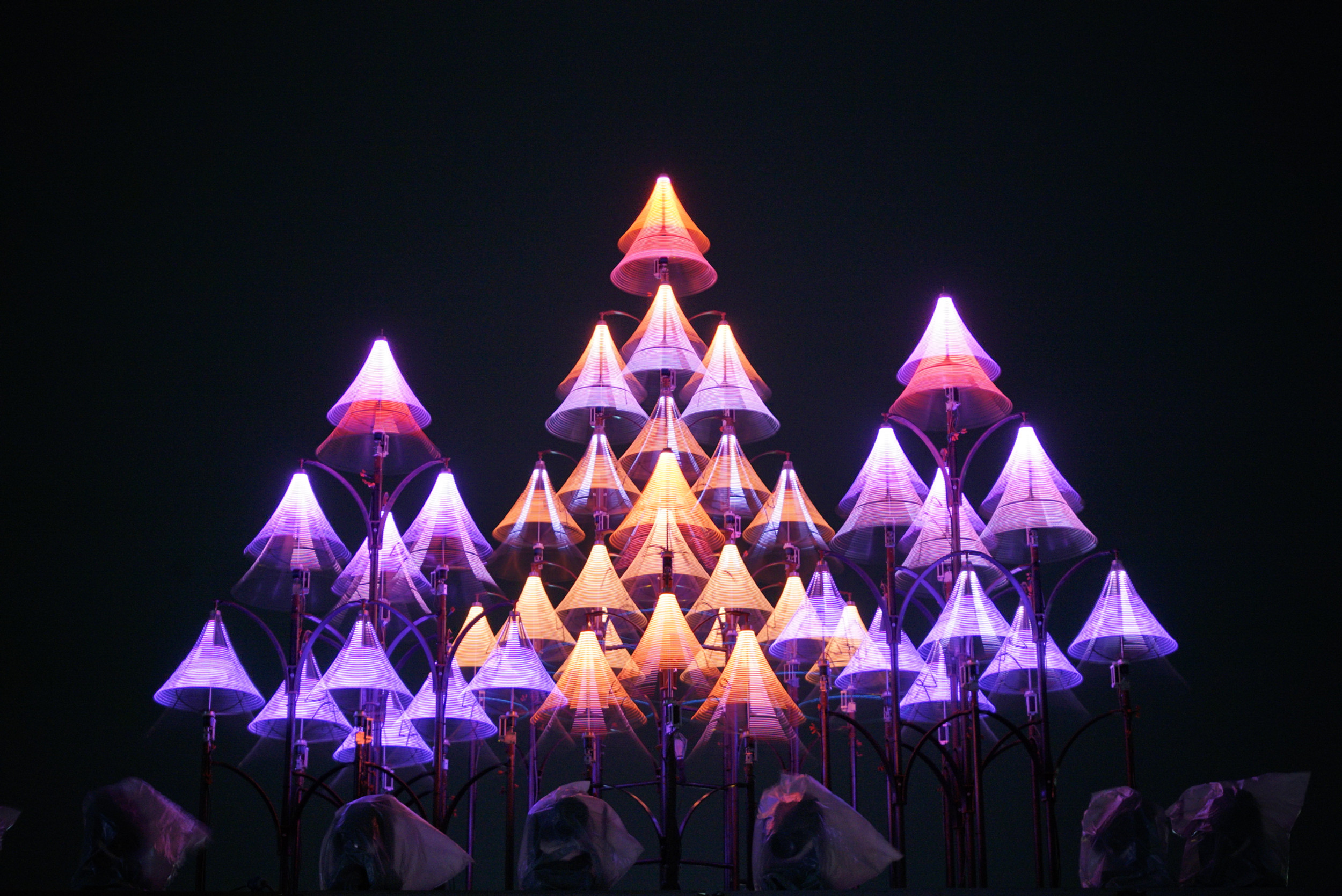 Mount Ali | WHYIXD 何理互動 - 燈光動力裝置 Light kinetic installation