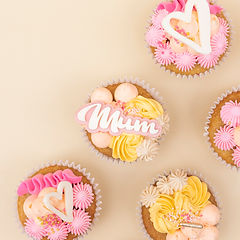 mum cake charm
