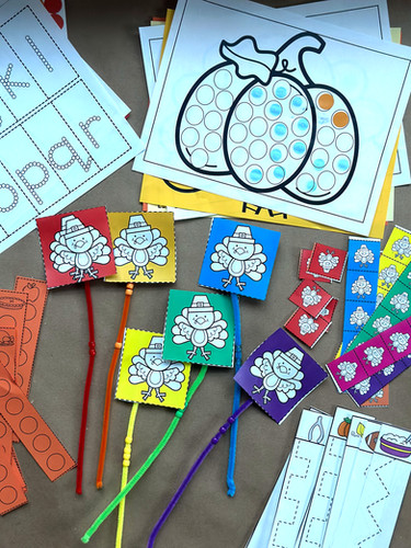 Thanksgiving Fine Motor Packet | A Play Filled Life