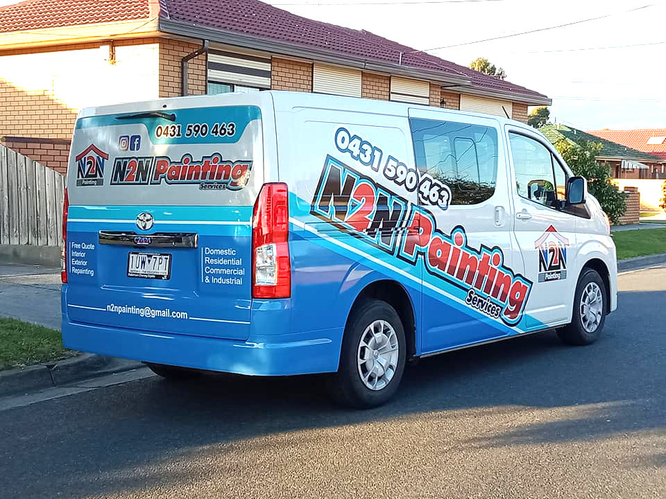 toyota-hiace-van-2020-n2n-painting-sign-half-wrap