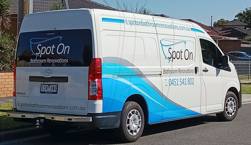 Hiace-Van-Sign | Partial-Wrap | ozara sign & sticker