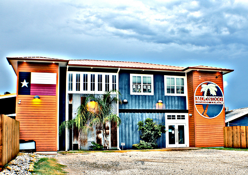 Moondog Seaside Eatery | Bars in Rockport and Fulton, Texas