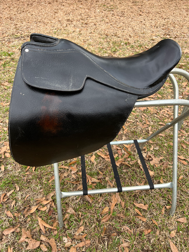 Granada English Saddle | Barn Jo