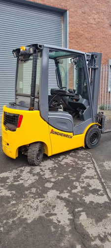 Diesel Recon 2 Ton Jungheinrich Forklift | Forklift and Pallet
