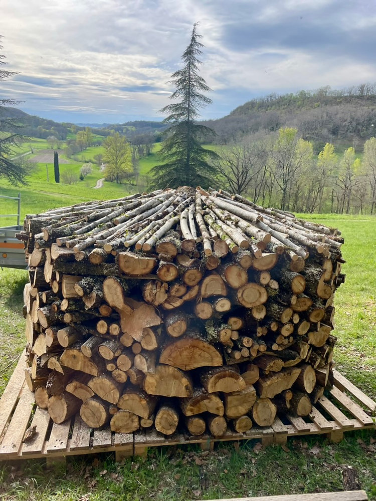 How to Build a Nordic Round Log Stack