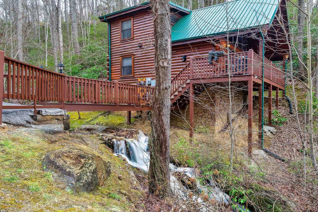 Blue Bear Lodge