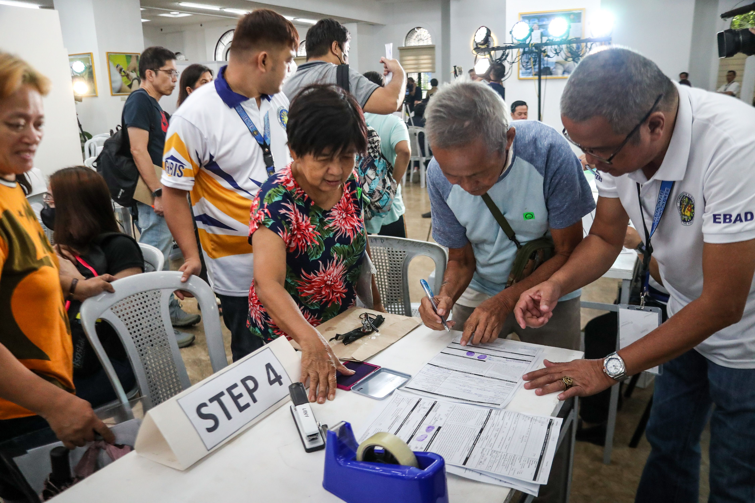Comelec processes over 500K voter reactivation applications