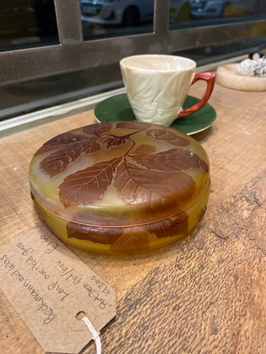 Beckmann and Ivas leaf glass pot - 1920s | Battlefield Restoration