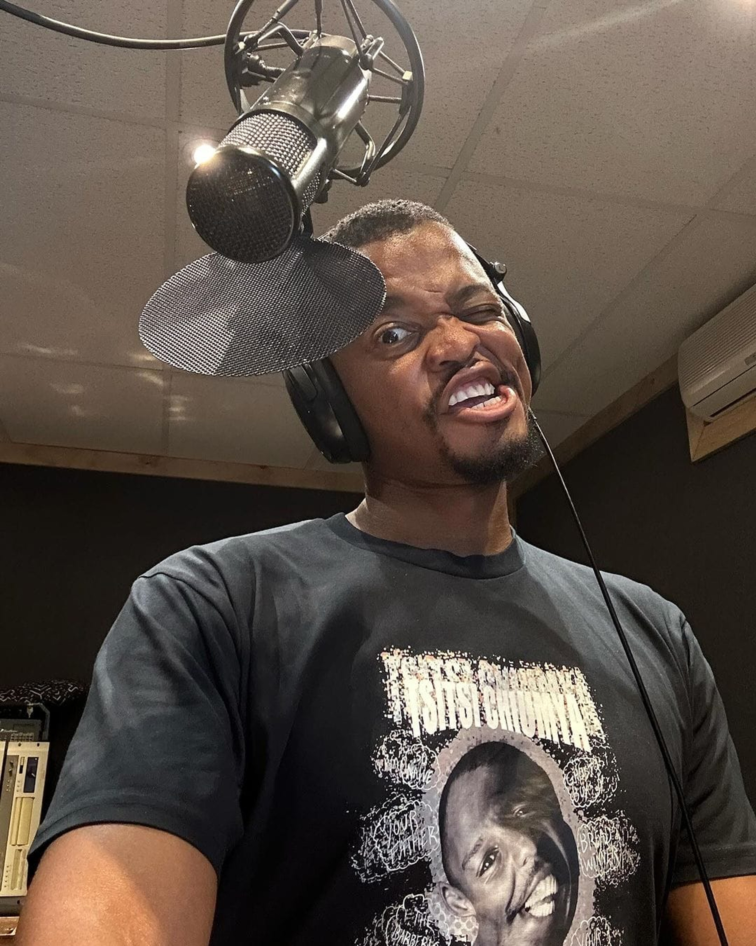 Mpho Popps back with bang with his hilarious show "Most Ridiculous ...