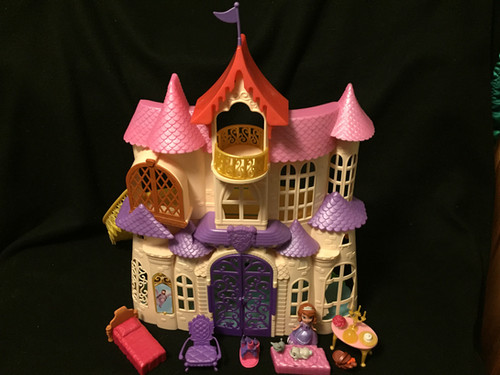 Disney Sofia The First Magical Talking Castle | kidsheaveninlisle