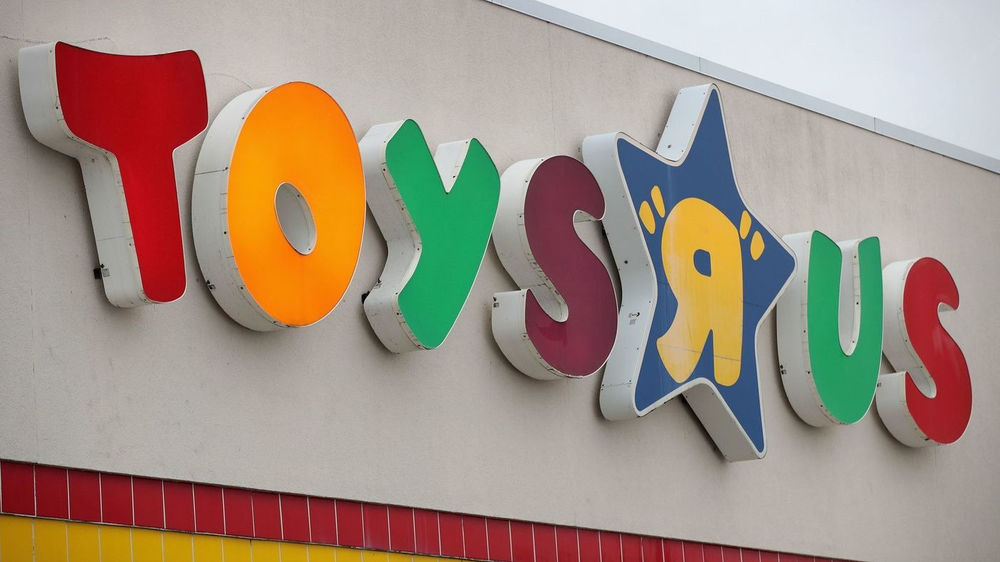 Goodbye Toys R Us: The final relic of my childhood - Nat's Corner