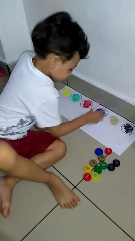Actividad tapitas de colores Christopher Vargas Puso mucha atención a ...