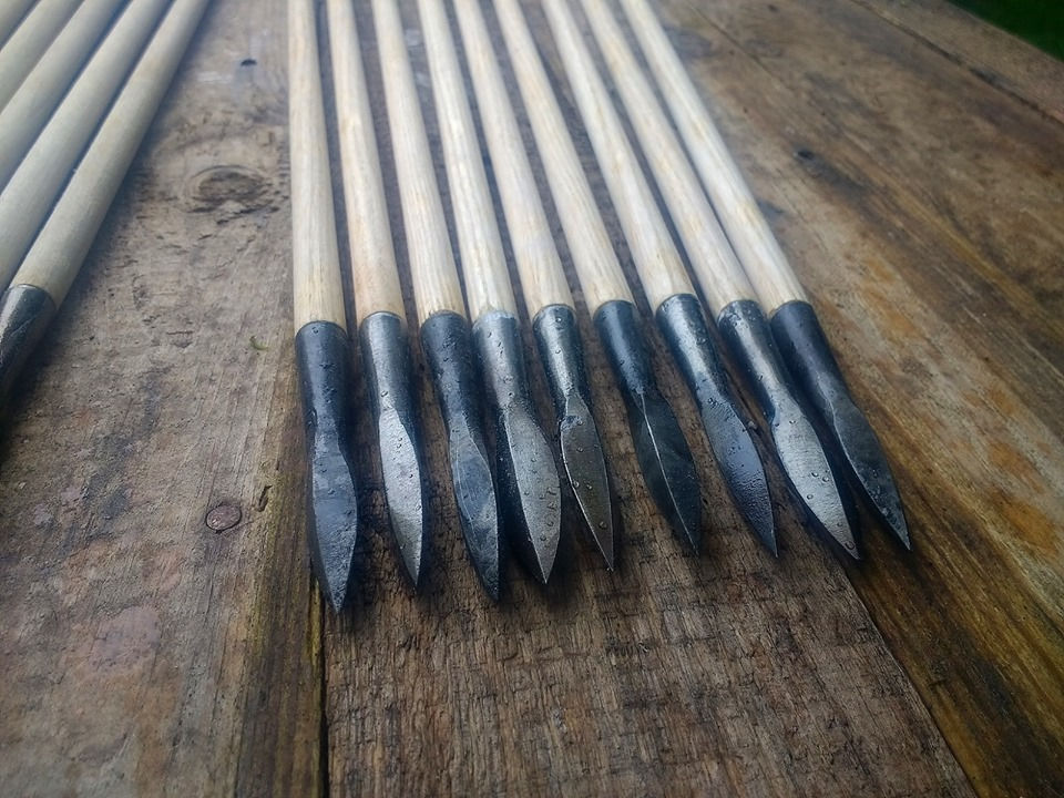 16 fully authentic heavy war arrows to be used in an upcoming project