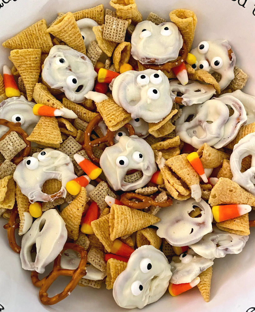 Spooky Snack Mix