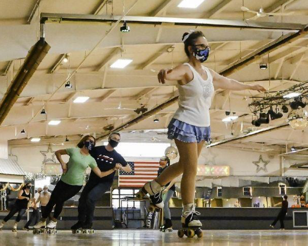 Original organist returns to Lorain Skate World for 45th anniversary ...