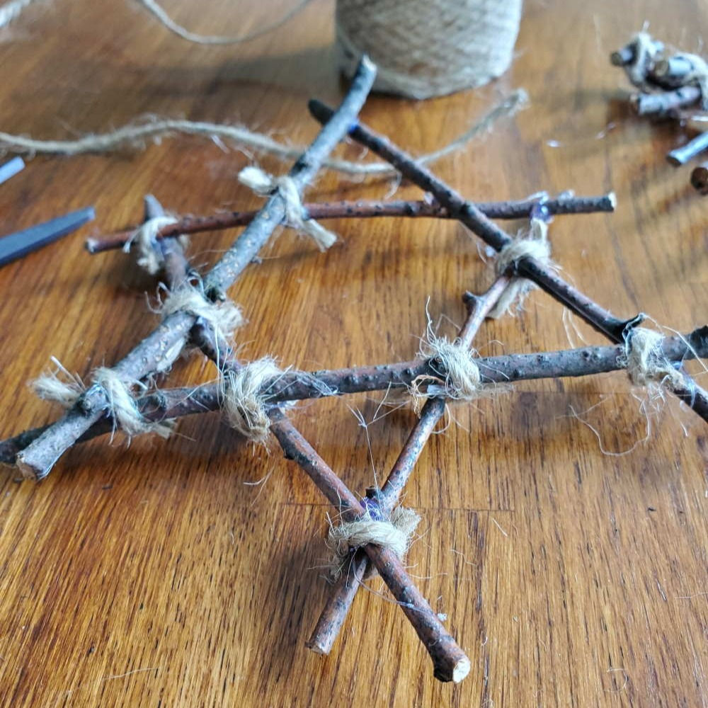 How to: Make a Rustic Twig Ornament