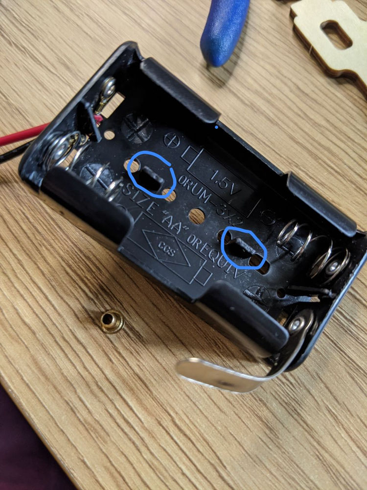 Battery holder's plastic separators | Petoi Camp