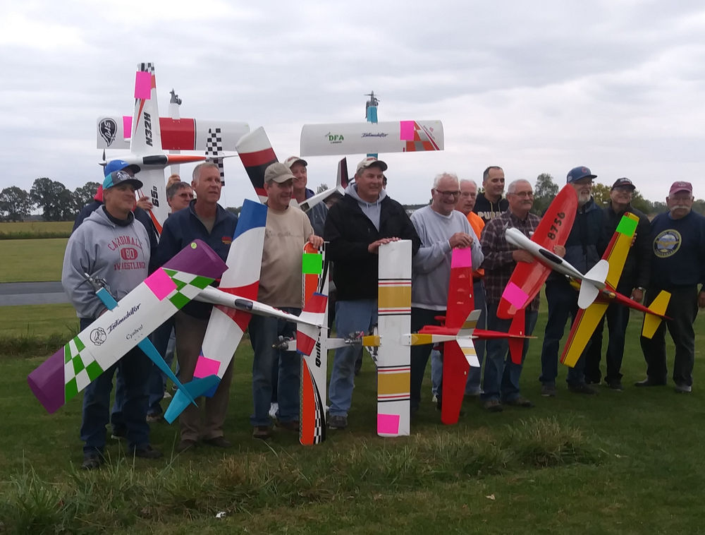 Group picture from Pylon Race Courtesy of Jim DeYoung | Midwest Sundowners