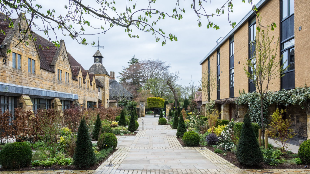 Middle Court, Upper Rissington