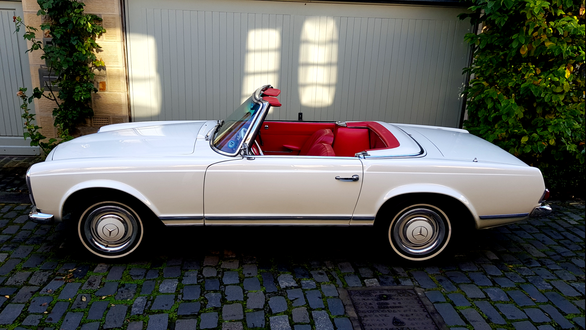 Mercedes 230sl Pagoda for sale in Edinburgh, Scotland.
