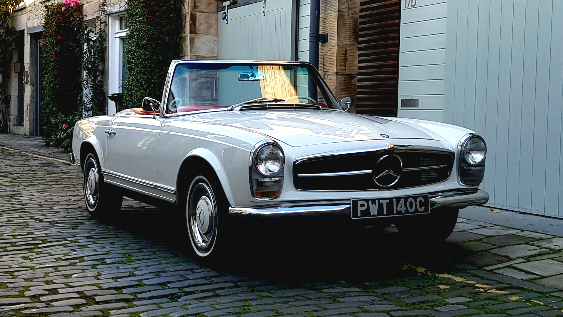Mercedes 230sl Pagoda for sale in Edinburgh, Scotland.