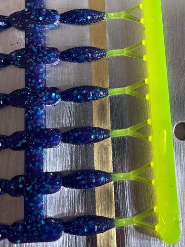 Junebug / Chartreuse - Split Tail | Knep Custom Jigs