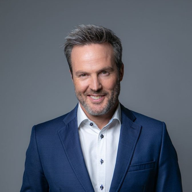 Hire Public Speakers | Book The Best Motivational Speakers