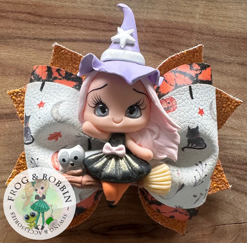 Witch 4.5 Inch Phoebe Pinch Bow | Frog And Bobbin